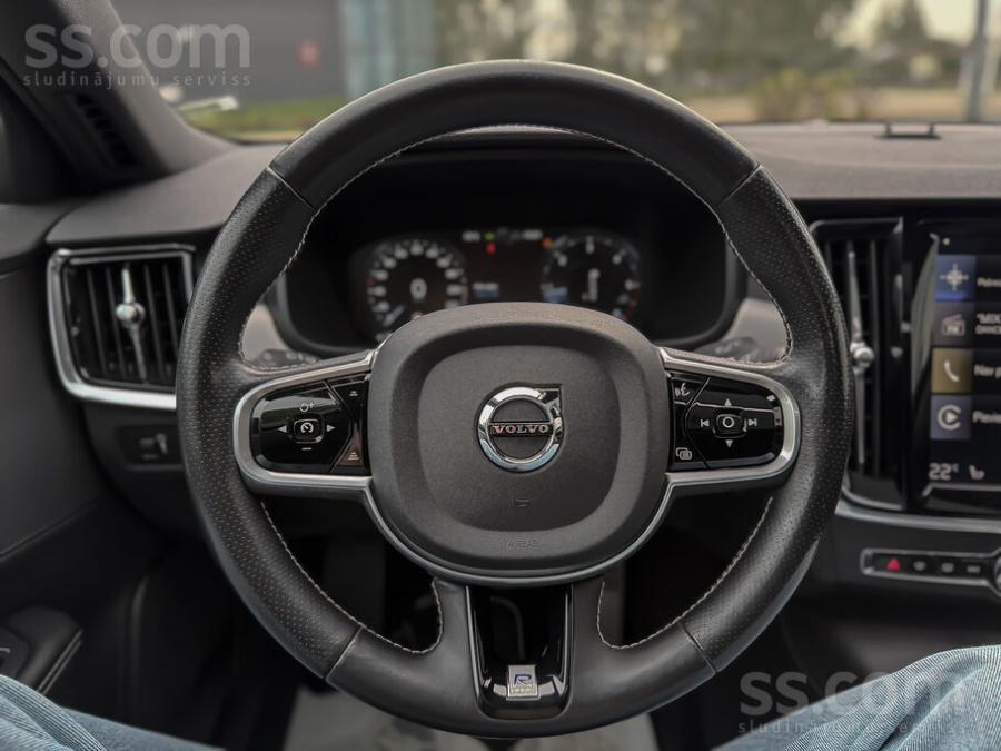 Melns Volvo V90 2017 Jelgava, ar dzinēja tilpumu 2.00 L un nobraukumu 198 tūkst. km par 17900 €, foto 24 vietnē AUTOMOTO.COM.LV
