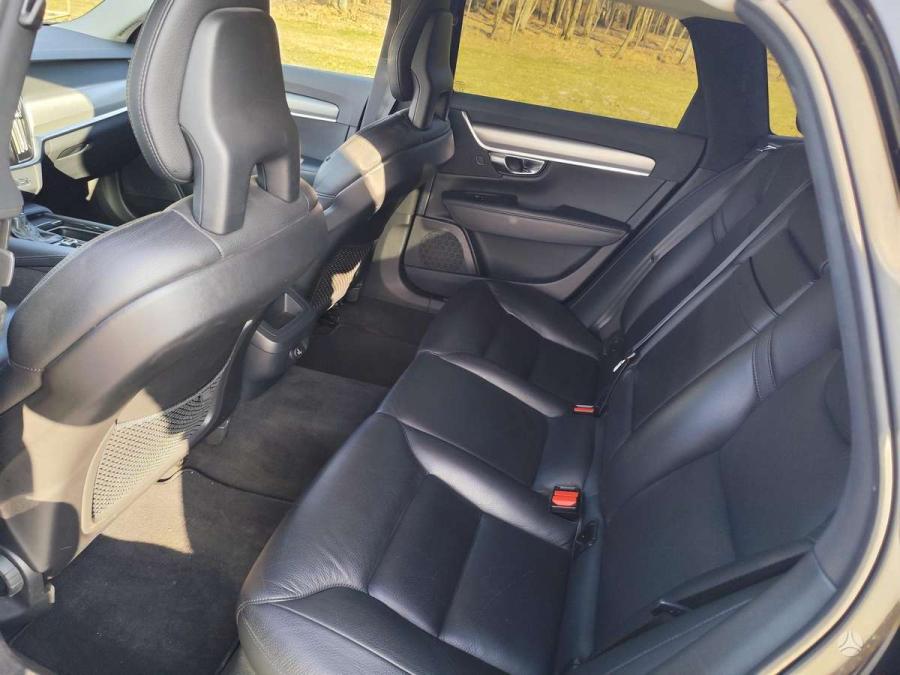 Melns Volvo V90 2017 Šilutė, ar dzinēja tilpumu 2.00 L un nobraukumu 270 tūkst. km par 14500 €, foto 16 vietnē AUTOMOTO.COM.LV