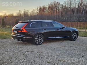 Black Volvo V90 2018 in Riga, with an engine capacity of 2.00 L and mileage of 202 thousand km for 16800 €, photo 2 on AUTOMOTO.COM.LV
