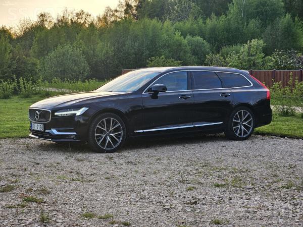 Black Volvo V90 2018 in Riga, with an engine capacity of 2.00 L and mileage of 202 thousand km for 19400 €, photo 3 on AUTOMOTO.COM.LV