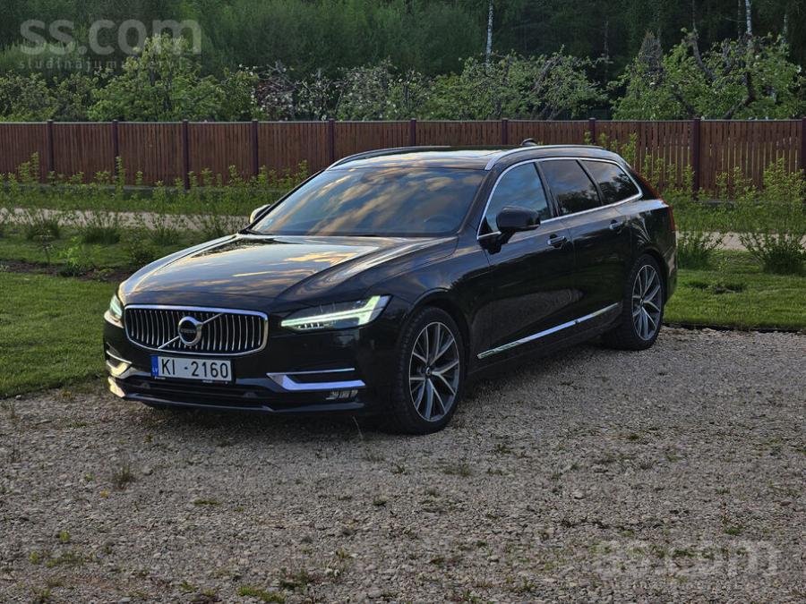 Black Volvo V90 2018 in Riga, with an engine capacity of 2.00 L and mileage of 202 thousand km for 16800 €, photo 5 on AUTOMOTO.COM.LV