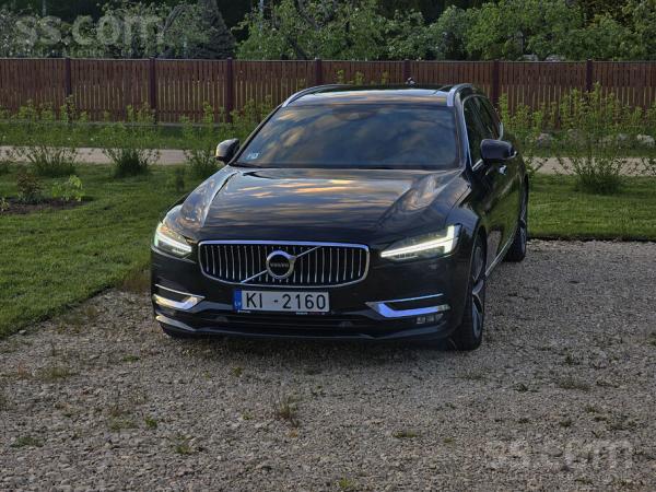 Black Volvo V90 2018 in Riga, with an engine capacity of 2.00 L and mileage of 202 thousand km for 19400 €, photo 7 on AUTOMOTO.COM.LV