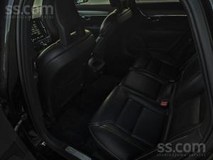 Black Volvo V90 2018 in Riga, with an engine capacity of 2.00 L and mileage of 202 thousand km for 16800 €, photo 12 on AUTOMOTO.COM.LV
