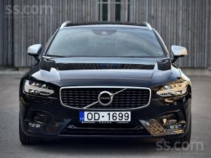 Black Volvo V90 2018 in Riga, with an engine capacity of 2.00 L and mileage of 152 thousand km for 21500 €, photo 1 on AUTOMOTO.COM.LV