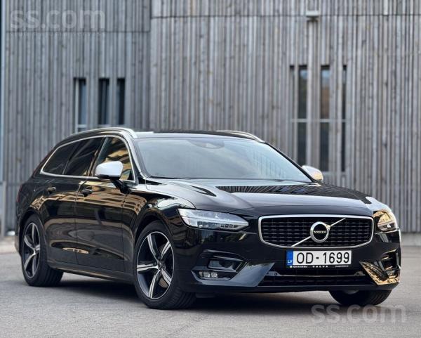 Black Volvo V90 2018 in Riga, with an engine capacity of 2.00 L and mileage of 152 thousand km for 21500 €, photo 3 on AUTOMOTO.COM.LV