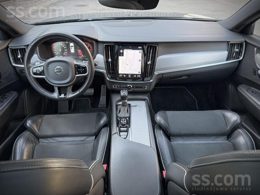 Black Volvo V90 2018 in Riga, with an engine capacity of 2.00 L and mileage of 152 thousand km for 21500 €, photo 12 on AUTOMOTO.COM.LV