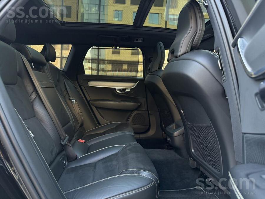 Black Volvo V90 2018 in Riga, with an engine capacity of 2.00 L and mileage of 152 thousand km for 21500 €, photo 16 on AUTOMOTO.COM.LV