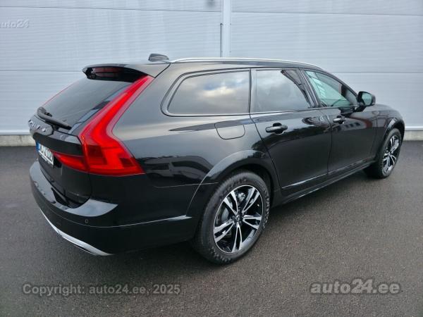 Melns Volvo V90 2018 Tallina, ar dzinēja tilpumu 2.00 L un nobraukumu 171 tūkst. km par 20990 €, foto 3 vietnē AUTOMOTO.COM.LV