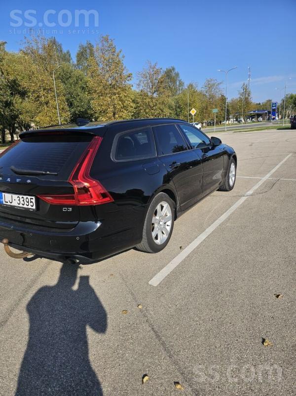 Black Volvo V90 2018 in Aizkraukle, with an engine capacity of 2.00 L and mileage of 212 thousand km for 15200 €, photo 2 on AUTOMOTO.COM.LV