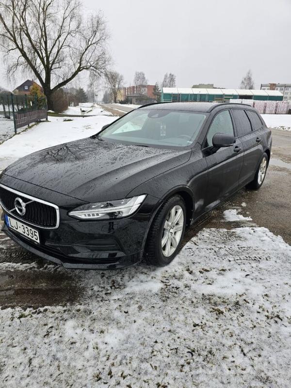 Black Volvo V90 2018 in Aizkraukle, with an engine capacity of 2.00 L and mileage of 212 thousand km for 15200 €, photo 4 on AUTOMOTO.COM.LV