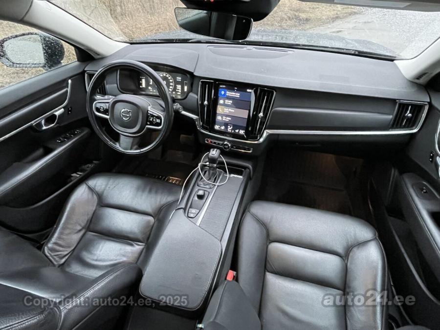 Melns Volvo V90 2018 Tallina, ar dzinēja tilpumu 2.00 L un nobraukumu 426 tūkst. km par 10900 €, foto 7 vietnē AUTOMOTO.COM.LV