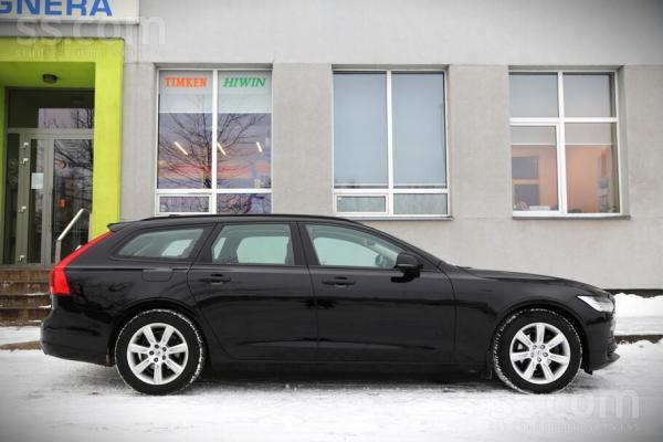 Black Volvo V90 2018 in Riga, with an engine capacity of 2.00 L and mileage of 263 thousand km for 13995 €, photo 3 on AUTOMOTO.COM.LV