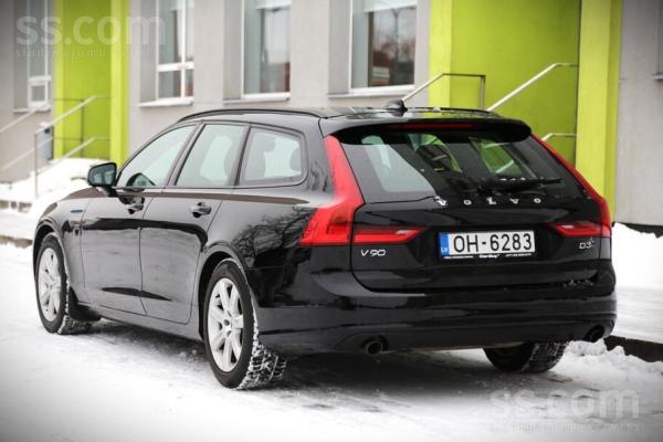 Black Volvo V90 2018 in Riga, with an engine capacity of 2.00 L and mileage of 263 thousand km for 13995 €, photo 5 on AUTOMOTO.COM.LV