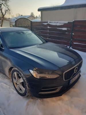 Black Volvo V90 2018 in Vilnius, with an engine capacity of 1.97 L and mileage of 201 thousand km for 17600 €, photo 5 on AUTOMOTO.COM.LV