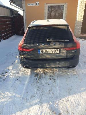 Black Volvo V90 2018 in Vilnius, with an engine capacity of 1.97 L and mileage of 201 thousand km for 17600 €, photo 6 on AUTOMOTO.COM.LV