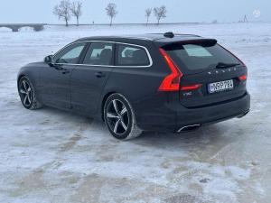 Black Volvo V90 2018 in Silute, with an engine capacity of 1.97 L and mileage of 258 thousand km for 13999 €, photo 3 on AUTOMOTO.COM.LV