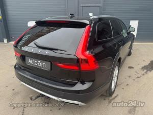 Black Volvo V90 2018 in Tallinn, with an engine capacity of 2.00 L and mileage of 390 thousand km for 13495 €, photo 7 on AUTOMOTO.COM.LV