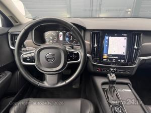 Black Volvo V90 2018 in Tallinn, with an engine capacity of 2.00 L and mileage of 390 thousand km for 13495 €, photo 10 on AUTOMOTO.COM.LV