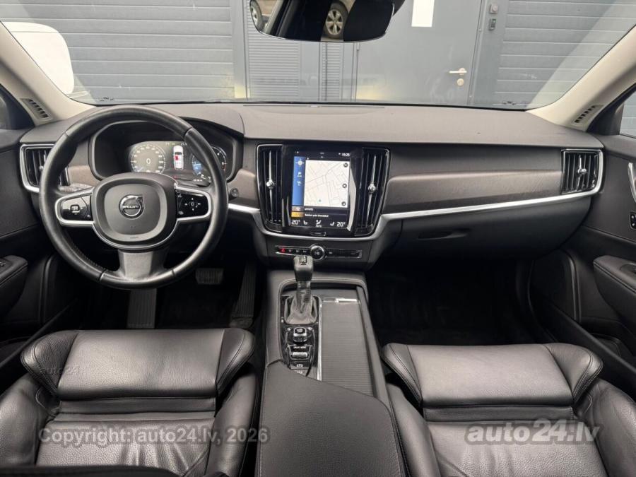 Black Volvo V90 2018 in Tallinn, with an engine capacity of 2.00 L and mileage of 390 thousand km for 13495 €, photo 14 on AUTOMOTO.COM.LV