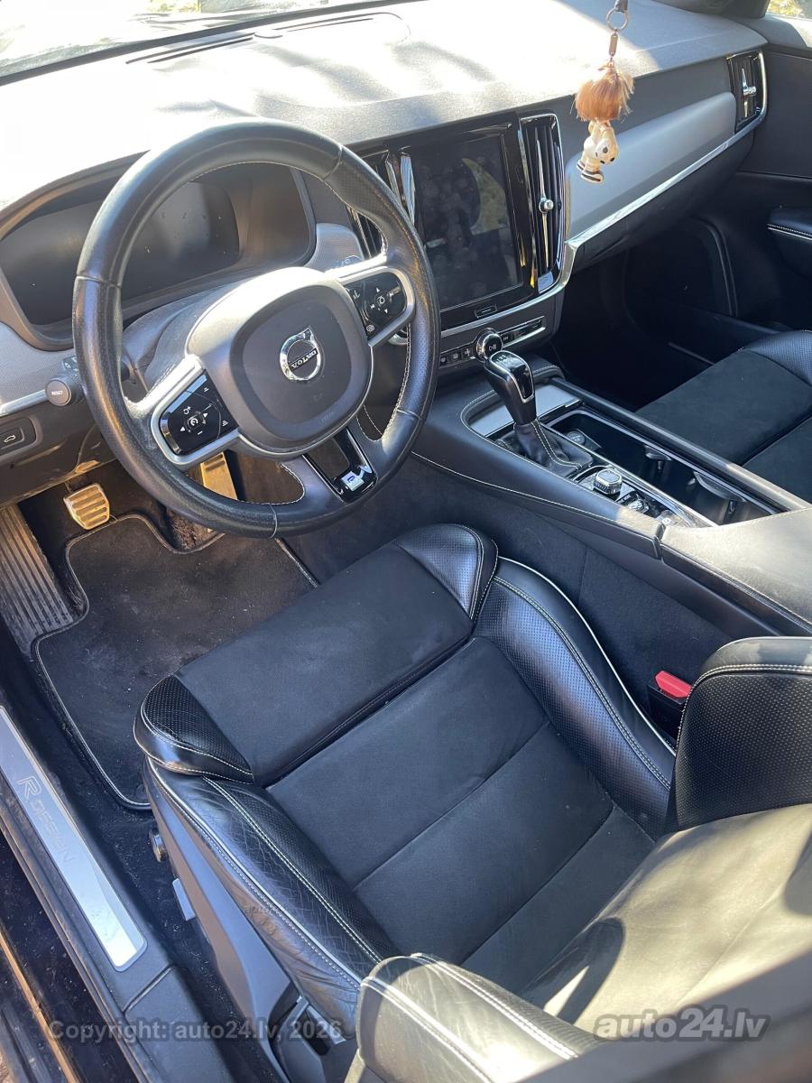 Black Volvo V90 2018 in Tallinn, with an engine capacity of 2.00 L and mileage of 261 thousand km for 18400 €, photo 4 on AUTOMOTO.COM.LV