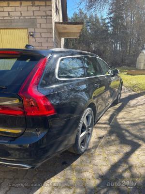 Black Volvo V90 2018 in Tallinn, with an engine capacity of 2.00 L and mileage of 261 thousand km for 18400 €, photo 14 on AUTOMOTO.COM.LV
