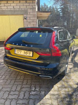 Black Volvo V90 2018 in Tallinn, with an engine capacity of 2.00 L and mileage of 261 thousand km for 18400 €, photo 15 on AUTOMOTO.COM.LV