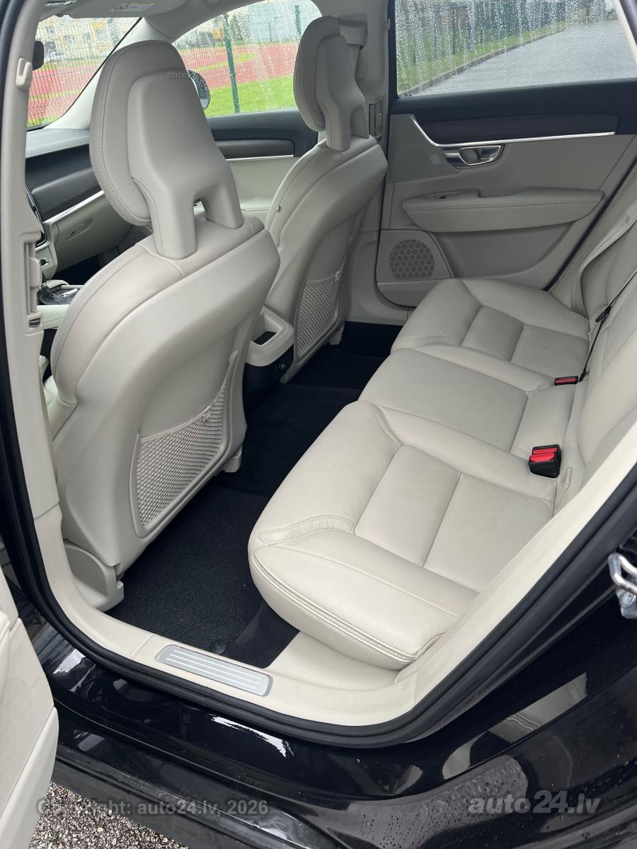 Melns Volvo V90 2018 Tallina, ar dzinēja tilpumu 2.00 L un nobraukumu 222 tūkst. km par 23600 €, foto 10 vietnē AUTOMOTO.COM.LV