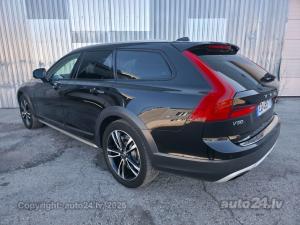 Melns Volvo V90 2018 Tallina, ar dzinēja tilpumu 2.00 L un nobraukumu 241 tūkst. km par 17790 €, foto 5 vietnē AUTOMOTO.COM.LV