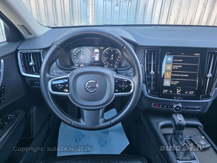 Melns Volvo V90 2018 Tallina, ar dzinēja tilpumu 2.00 L un nobraukumu 241 tūkst. km par 17790 €, foto 15 vietnē AUTOMOTO.COM.LV