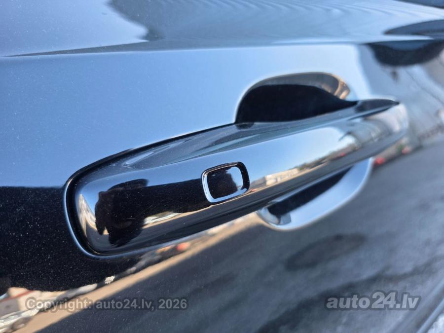 Melns Volvo V90 2018 Tallina, ar dzinēja tilpumu 2.00 L un nobraukumu 241 tūkst. km par 17790 €, foto 28 vietnē AUTOMOTO.COM.LV