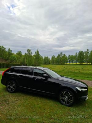 Black Volvo V90 2018 in Tartu, with an engine capacity of 2.00 L and mileage of 183 thousand km for 20900 €, photo 5 on AUTOMOTO.COM.LV