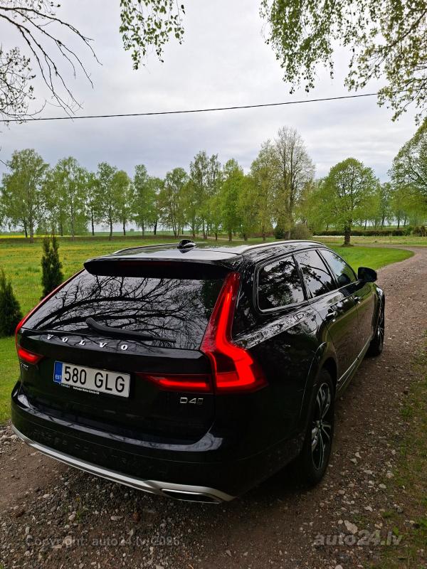 Melns Volvo V90 2018 Tartu, ar dzinēja tilpumu 2.00 L un nobraukumu 183 tūkst. km par 20900 €, foto 7 vietnē AUTOMOTO.COM.LV