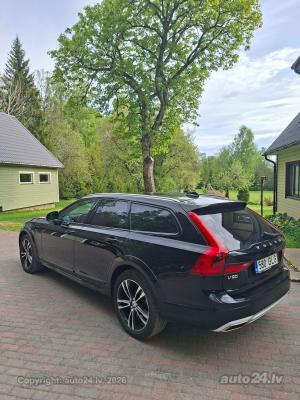 Black Volvo V90 2018 in Tartu, with an engine capacity of 2.00 L and mileage of 183 thousand km for 20900 €, photo 10 on AUTOMOTO.COM.LV