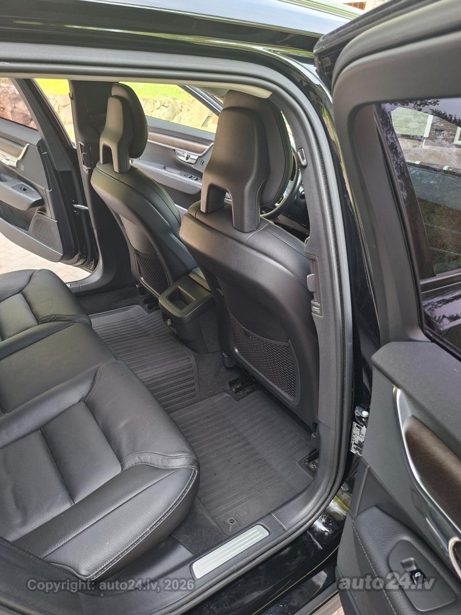 Black Volvo V90 2018 in Tartu, with an engine capacity of 2.00 L and mileage of 183 thousand km for 20900 €, photo 14 on AUTOMOTO.COM.LV