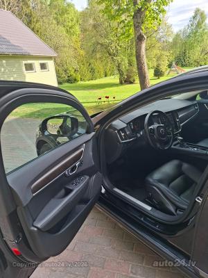 Black Volvo V90 2018 in Tartu, with an engine capacity of 2.00 L and mileage of 183 thousand km for 20900 €, photo 16 on AUTOMOTO.COM.LV