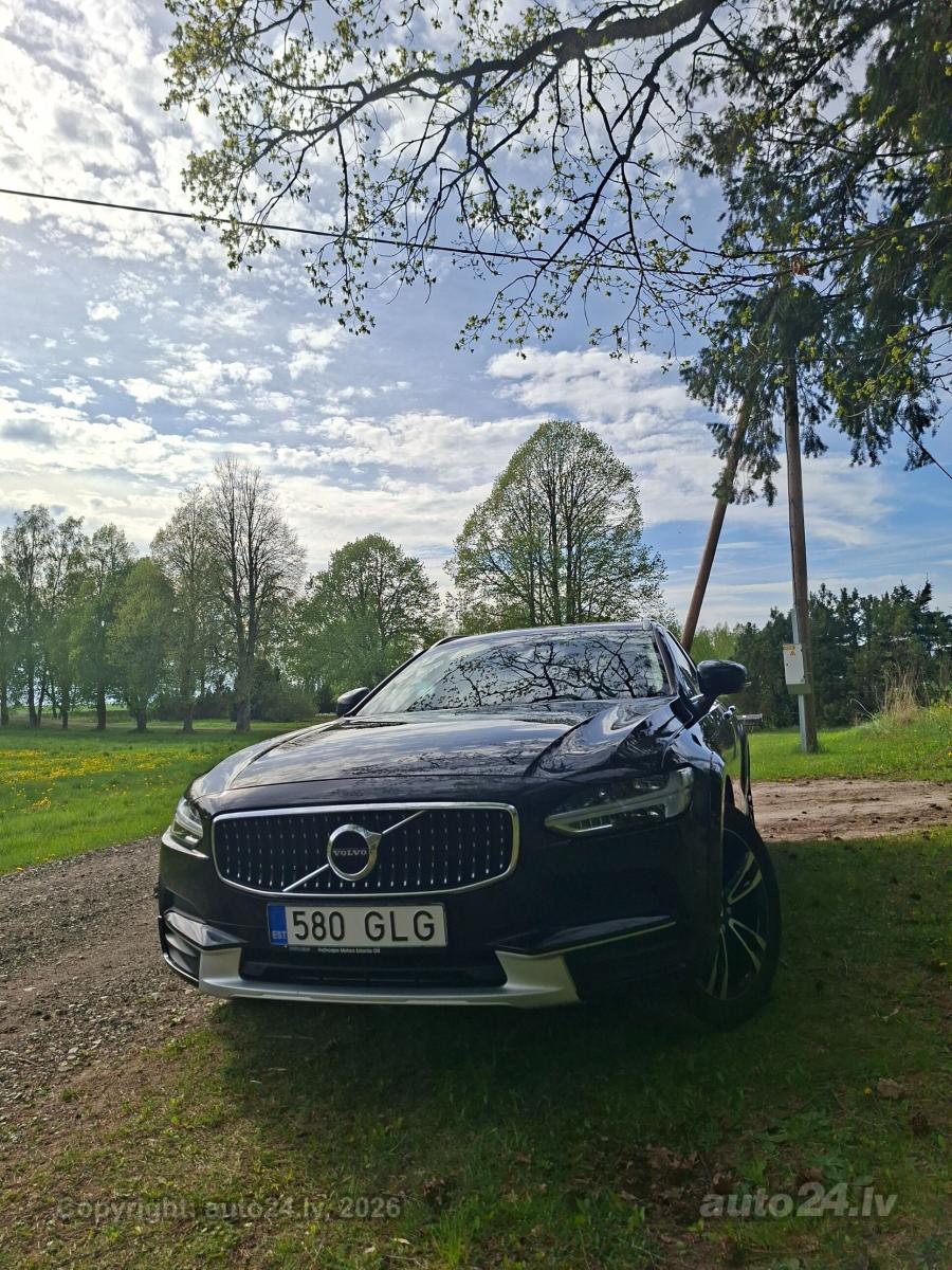 Black Volvo V90 2018 in Tartu, with an engine capacity of 2.00 L and mileage of 183 thousand km for 20900 €, photo 20 on AUTOMOTO.COM.LV