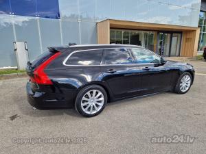 Black Volvo V90 2018 in Tallinn, with an engine capacity of 2.00 L and mileage of 288 thousand km for 15900 €, photo 5 on AUTOMOTO.COM.LV