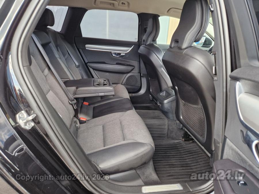 Black Volvo V90 2018 in Tallinn, with an engine capacity of 2.00 L and mileage of 288 thousand km for 15900 €, photo 9 on AUTOMOTO.COM.LV