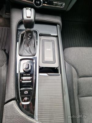 Black Volvo V90 2018 in Tallinn, with an engine capacity of 2.00 L and mileage of 288 thousand km for 15900 €, photo 13 on AUTOMOTO.COM.LV