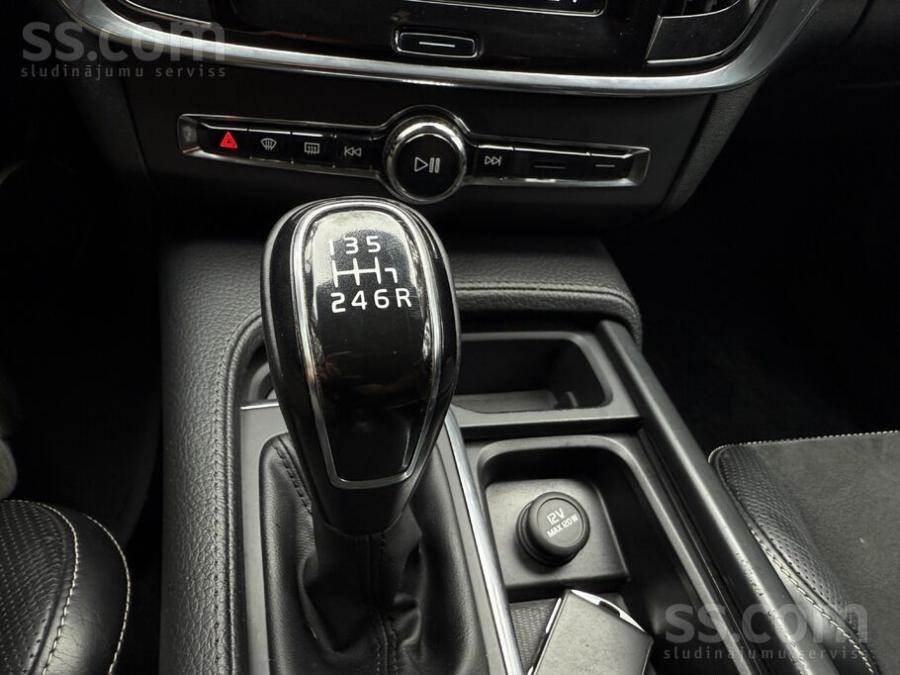 Melns Volvo V90 2018 Rīga, ar dzinēja tilpumu 2.00 L un nobraukumu 164 tūkst. km par 13900 €, foto 14 vietnē AUTOMOTO.COM.LV