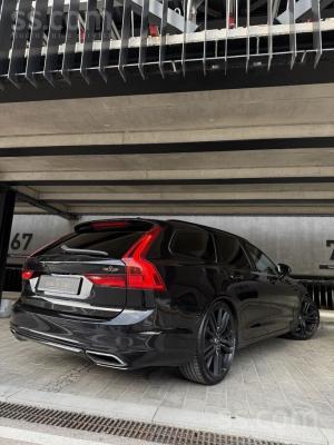 Melns Volvo V90 2018 Rīga, ar dzinēja tilpumu 2.00 L un nobraukumu 199 tūkst. km par 22000 €, foto 4 vietnē AUTOMOTO.COM.LV