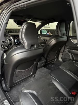Melns Volvo V90 2018 Rīga, ar dzinēja tilpumu 2.00 L un nobraukumu 199 tūkst. km par 22000 €, foto 22 vietnē AUTOMOTO.COM.LV