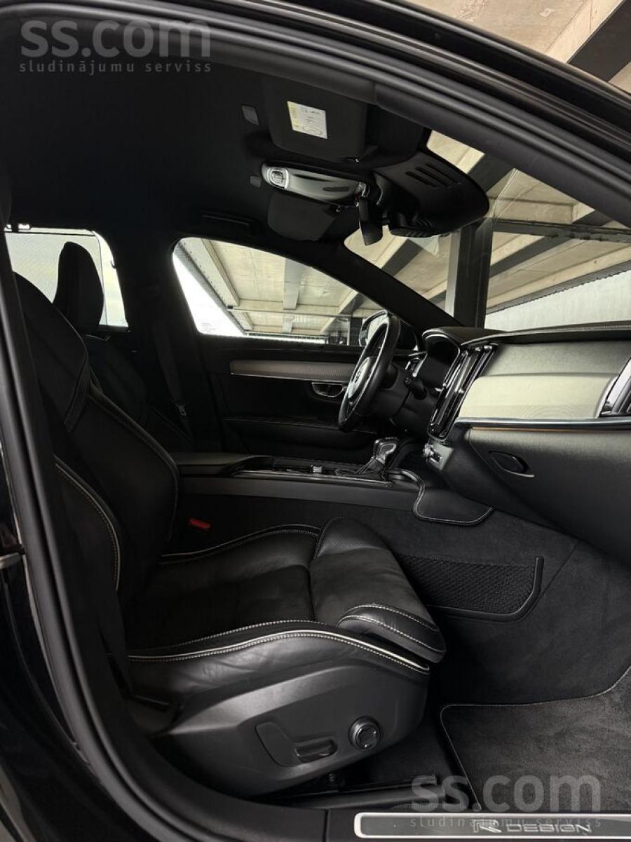 Melns Volvo V90 2018 Rīga, ar dzinēja tilpumu 2.00 L un nobraukumu 199 tūkst. km par 22000 €, foto 25 vietnē AUTOMOTO.COM.LV