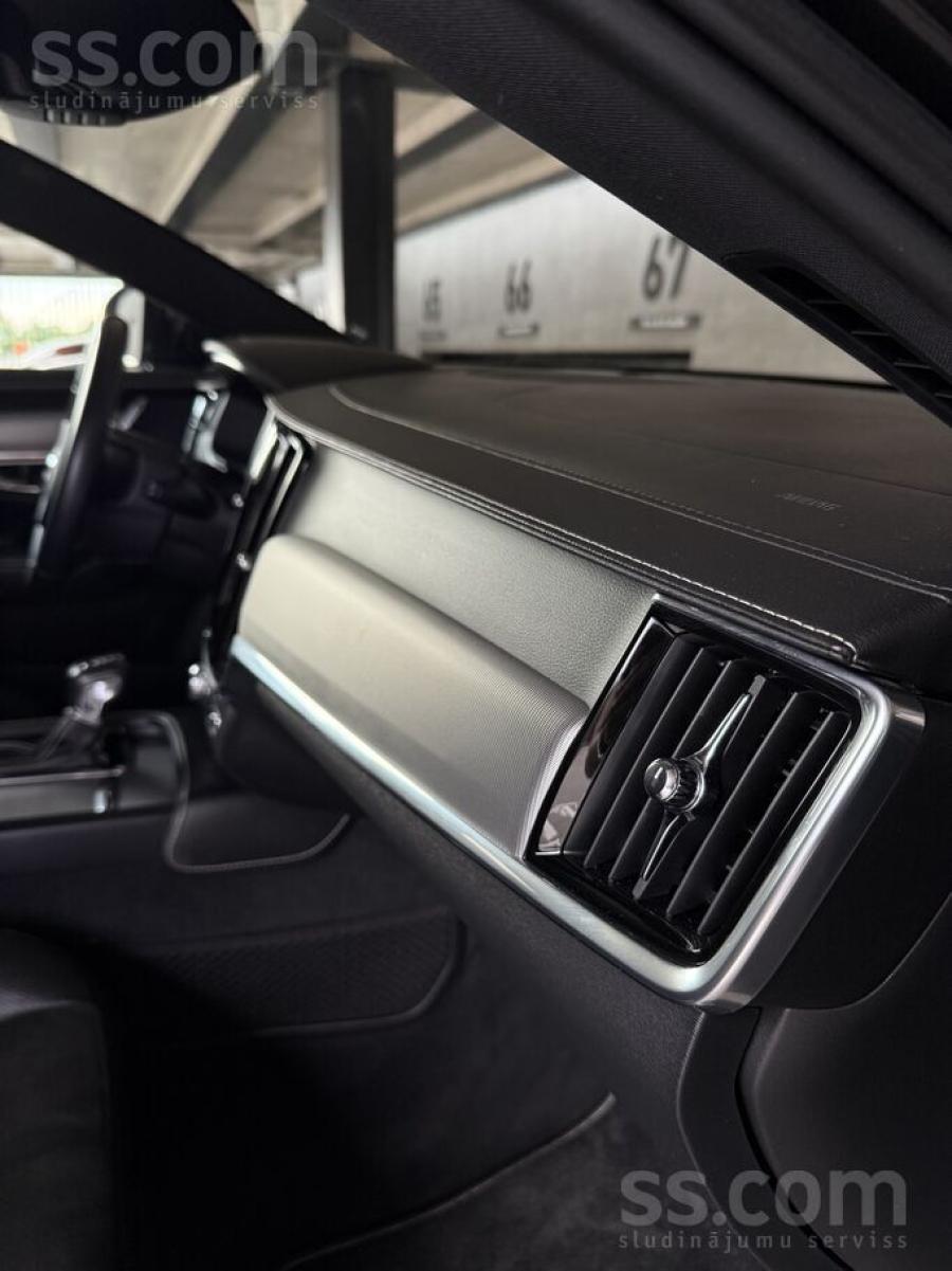 Melns Volvo V90 2018 Rīga, ar dzinēja tilpumu 2.00 L un nobraukumu 199 tūkst. km par 22000 €, foto 26 vietnē AUTOMOTO.COM.LV
