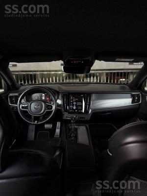 Melns Volvo V90 2018 Rīga, ar dzinēja tilpumu 2.00 L un nobraukumu 199 tūkst. km par 22000 €, foto 29 vietnē AUTOMOTO.COM.LV