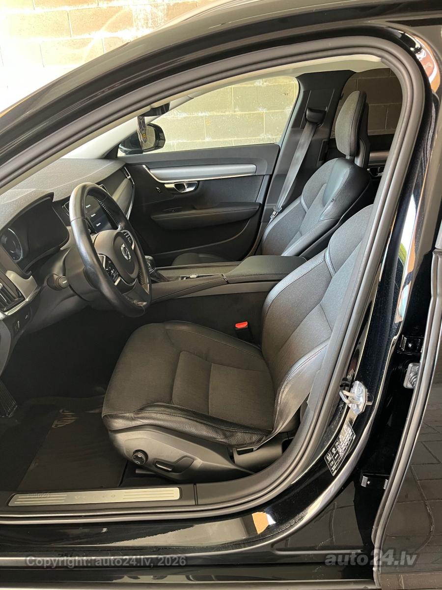 Melns Volvo V90 2018 Mardu, ar dzinēja tilpumu 2.00 L un nobraukumu 292 tūkst. km par 13650 €, foto 10 vietnē AUTOMOTO.COM.LV