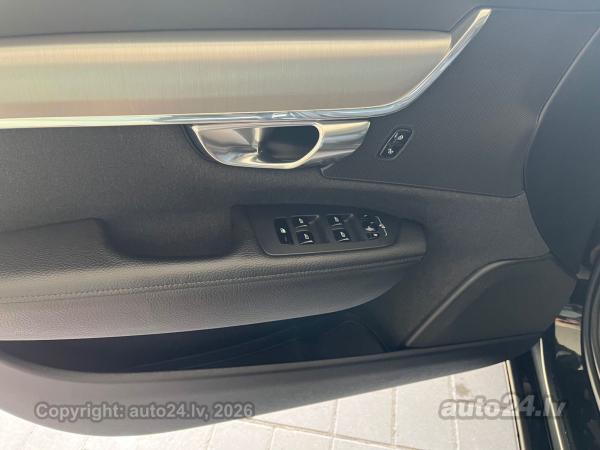 Melns Volvo V90 2018 Mardu, ar dzinēja tilpumu 2.00 L un nobraukumu 292 tūkst. km par 13650 €, foto 10 vietnē AUTOMOTO.COM.LV