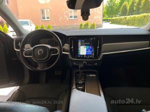 Melns Volvo V90 2018 Mardu, ar dzinēja tilpumu 2.00 L un nobraukumu 292 tūkst. km par 13650 €, foto 16 vietnē AUTOMOTO.COM.LV