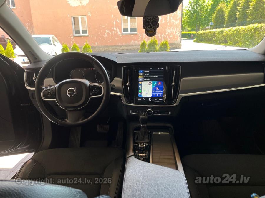 Melns Volvo V90 2018 Mardu, ar dzinēja tilpumu 2.00 L un nobraukumu 292 tūkst. km par 13650 €, foto 16 vietnē AUTOMOTO.COM.LV