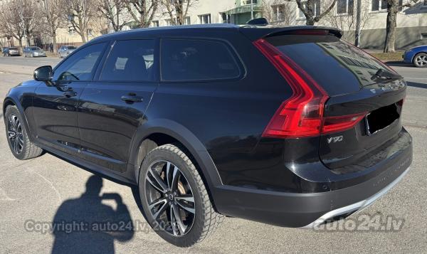 Black Volvo V90 2018 in Tallinn, with an engine capacity of 2.00 L and mileage of 215 thousand km for 16500 €, photo 2 on AUTOMOTO.COM.LV